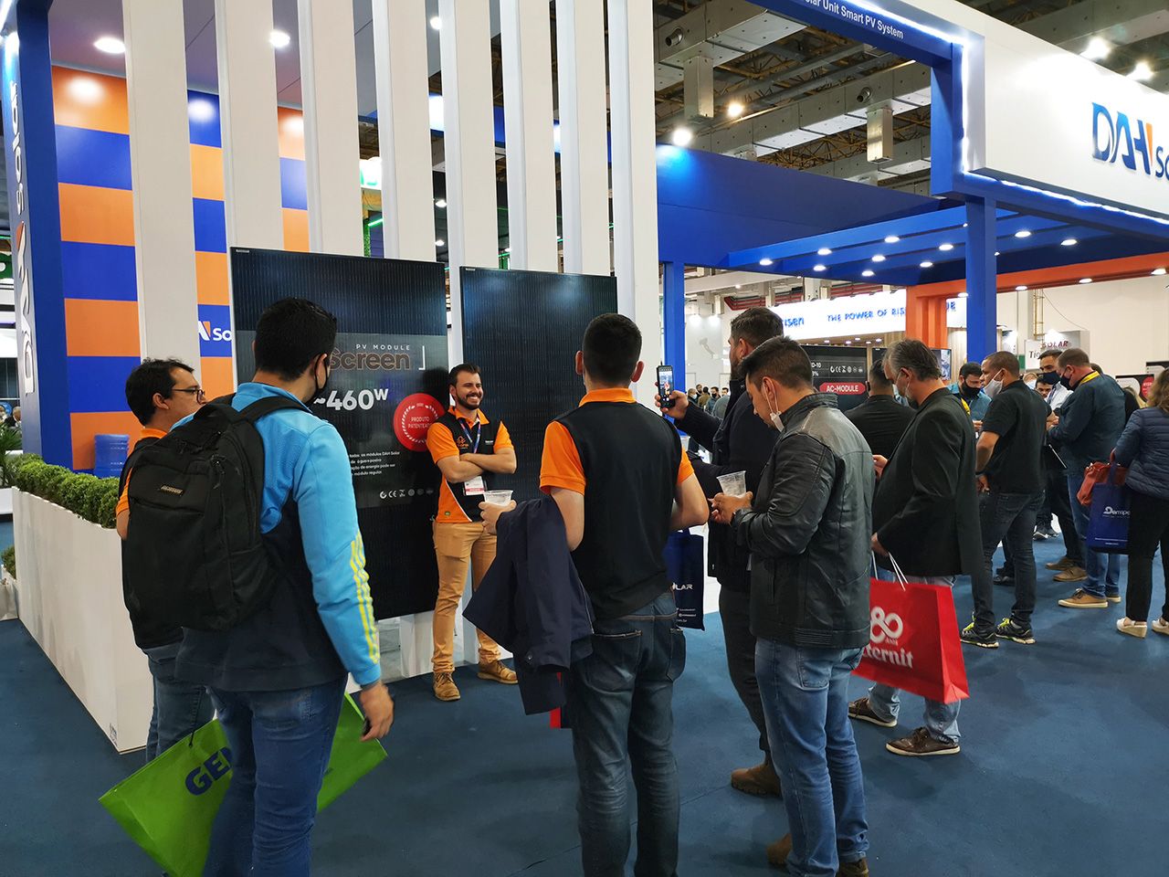 DAH Solar Brings Global Patented Product Full-Screen PV Module to ...